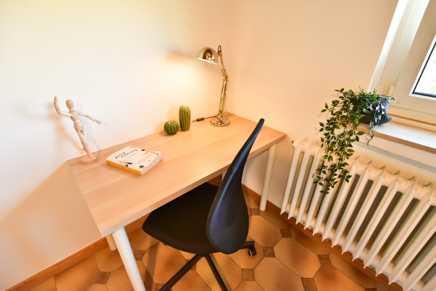 Furnished Double Bedroom (3.2) in semi-attached property with ...